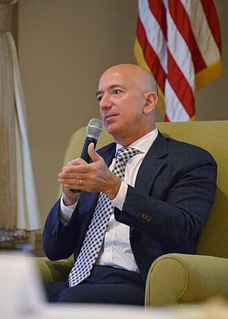 Quién es Jeff Bezos: Biografía Completa y Legado | Un Paso del Éxito